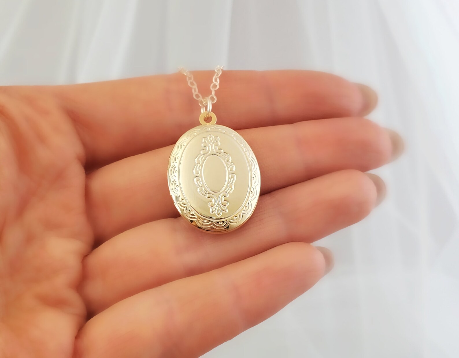 GOLD PHOTO LOCKET Opened Oval Picture Locket Small | Etsy