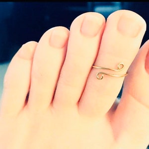 Gold Toe Ring/ Dainty Toe Ring/ Adjustable Toe Ring - Etsy