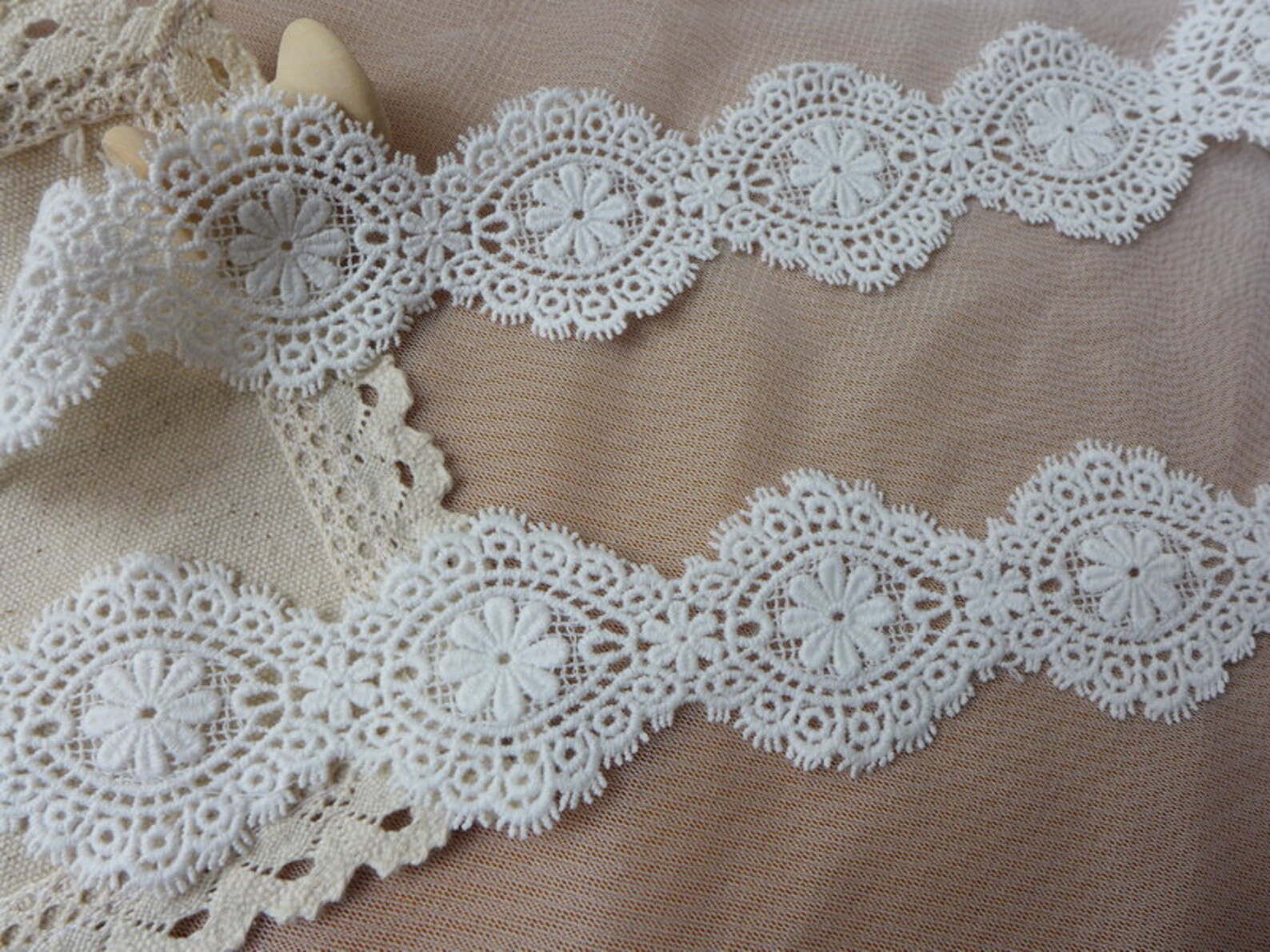 Chic Circle Cotton Lace Trim in off White for Appliques | Etsy