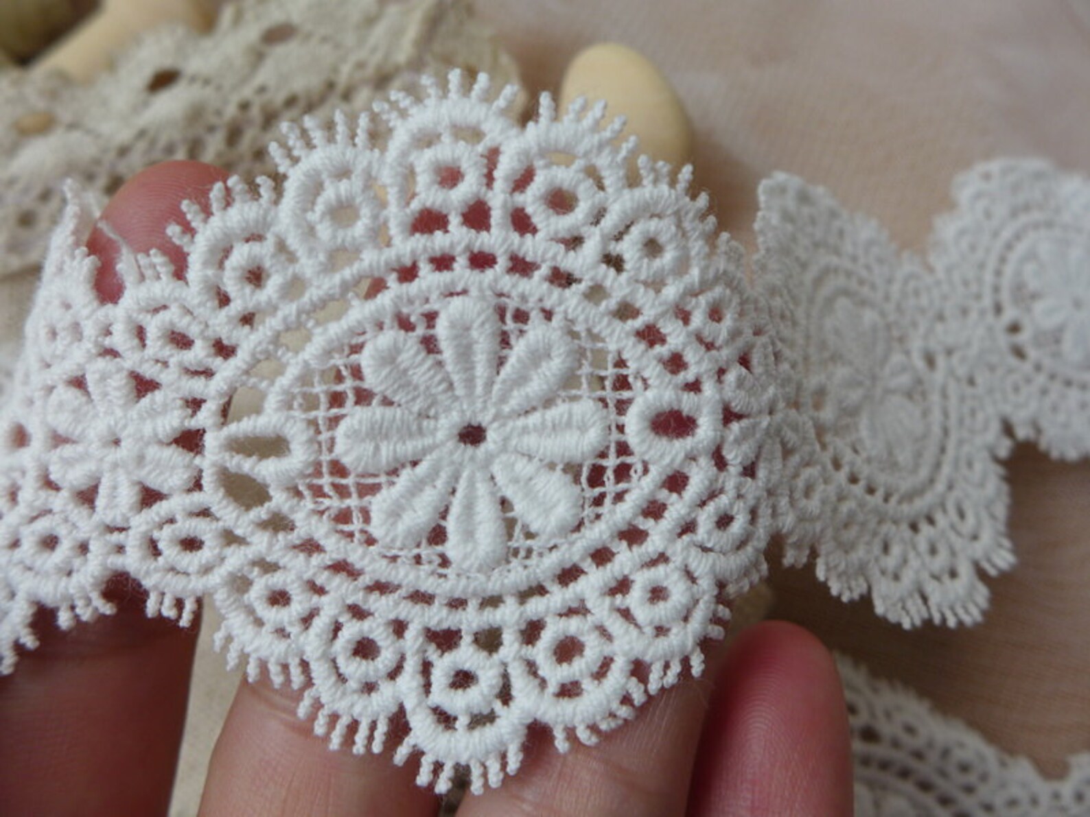 Chic Circle Cotton Lace Trim in off White for Appliques | Etsy