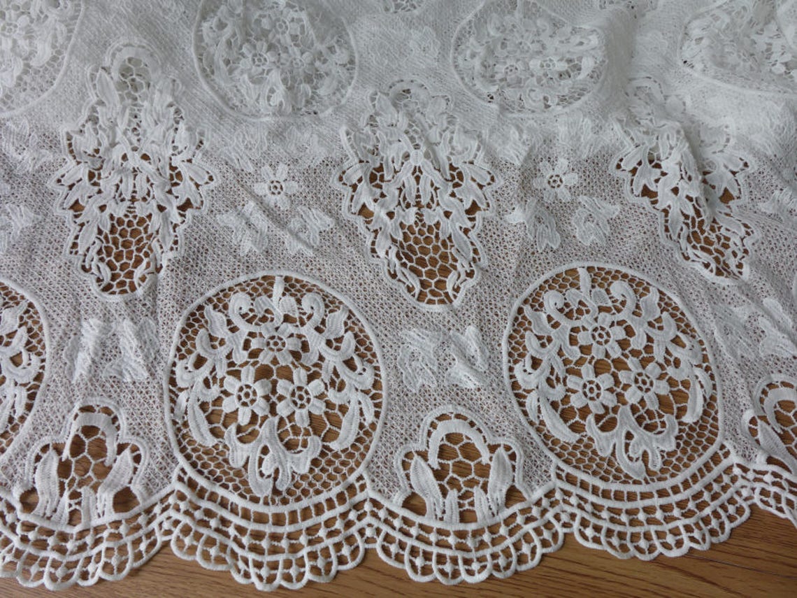 White Scalloped Lace Retro Circle Style Floral Lace Fabric | Etsy