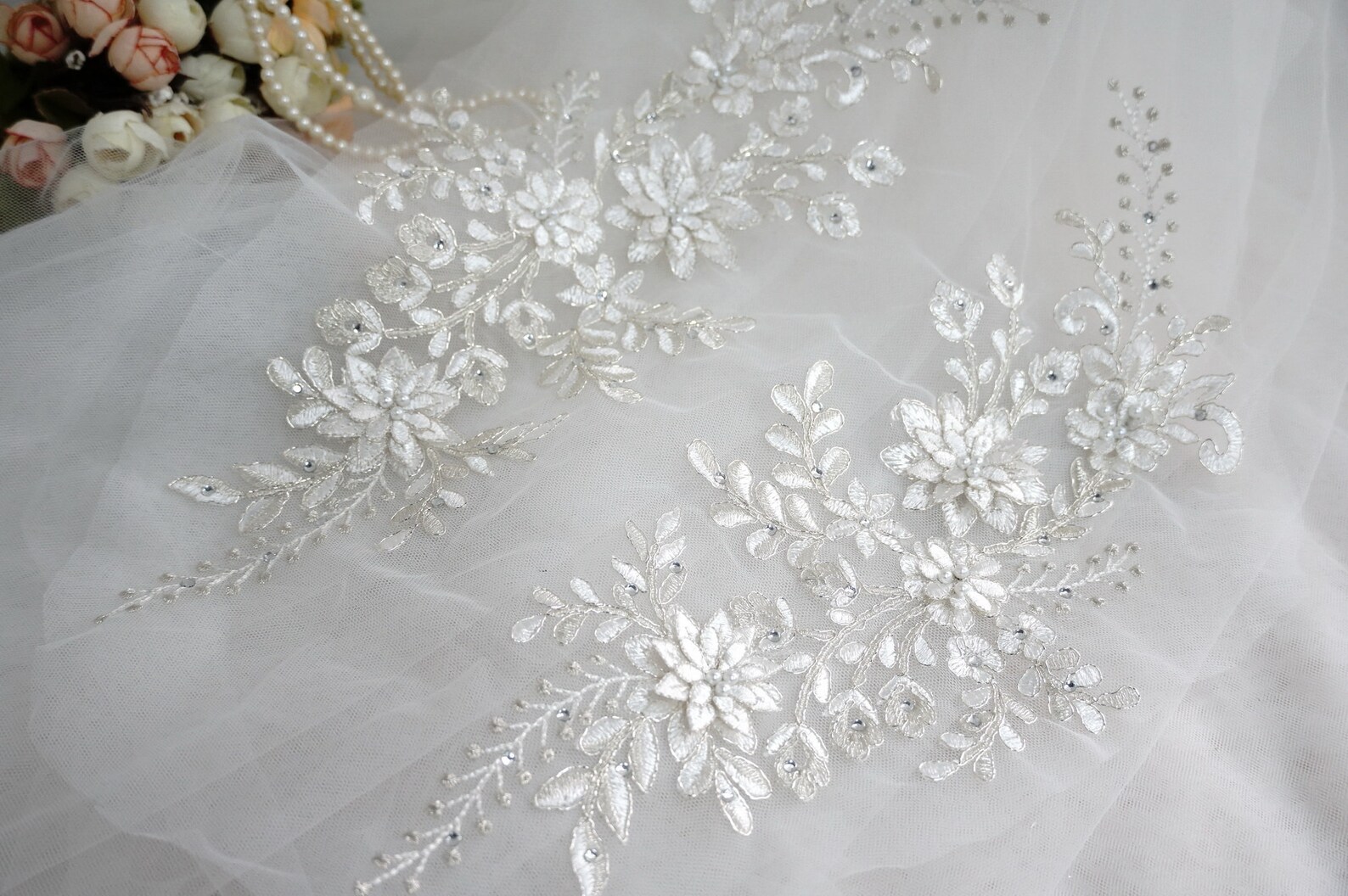 Off White Flower Appliqué, Metallic Silver Applique, Alencon Cord Lace ...