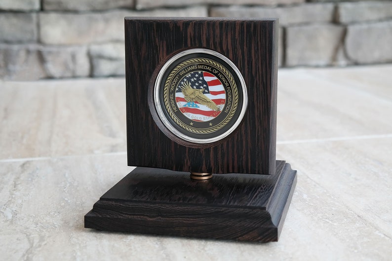 Challenge Coin Rotating Display, Military Displays, Corporate Gifts ...