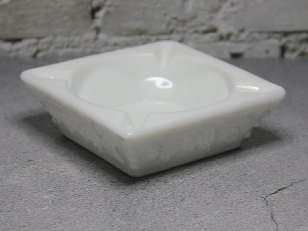 Vintage Ashtray. White Milk Glass Ashtray With Grape Pattern - Etsy