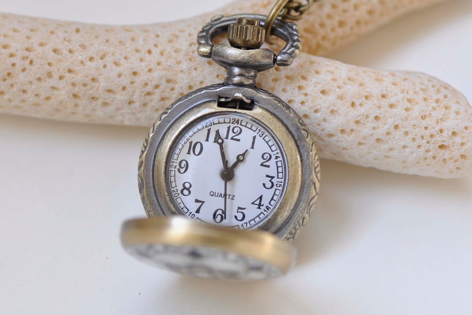 1 PC Antique Bronze White Enamel Flower Small Pocket Watch - Etsy