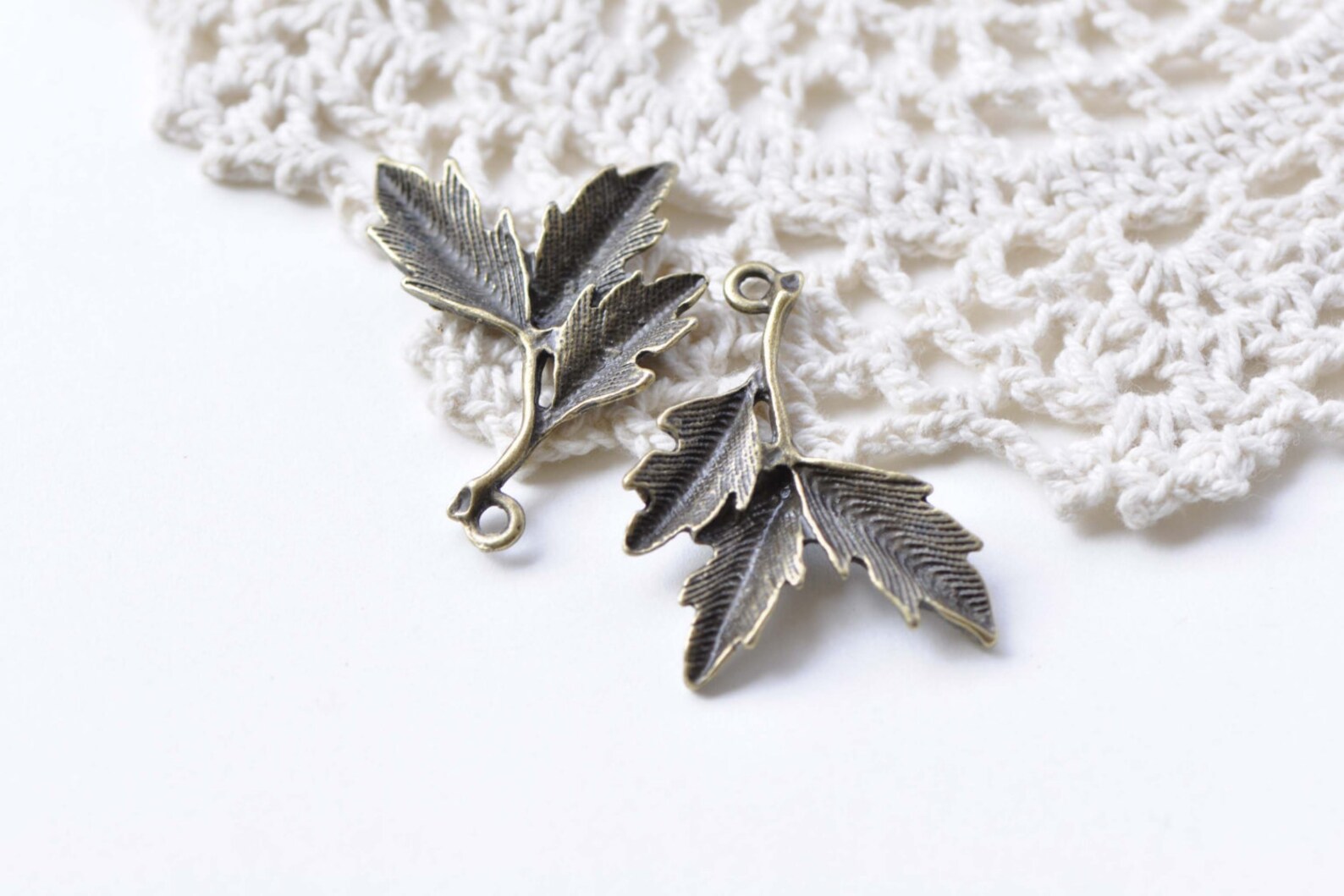 10 Pcs Antique Bronze Three Leaf Branch Charms 27x35mm A8653 - Etsy