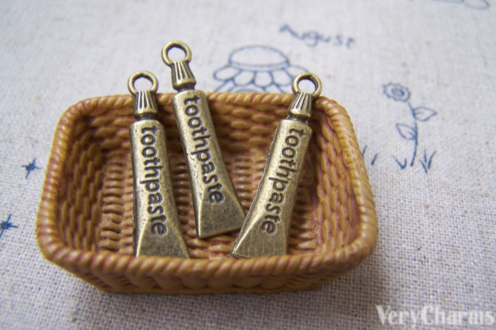 10 Pcs of Antique Bronze Toothpaste Charms 7x28mm A2914 - Etsy