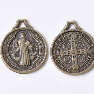 20 Pcs Antique Bronze Round Religious Jesus Round Charms 18x21mm A8612 ...