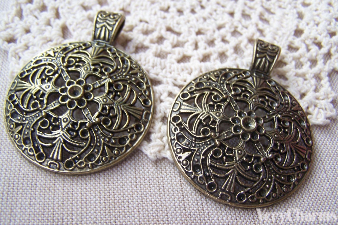 5 pcs Antique Bronze Filigree Flower Round Pendant Charms | Etsy