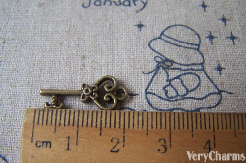 20 Pcs of Antique Bronze Skeleton Key Heart Key Charms 9x21mm - Etsy