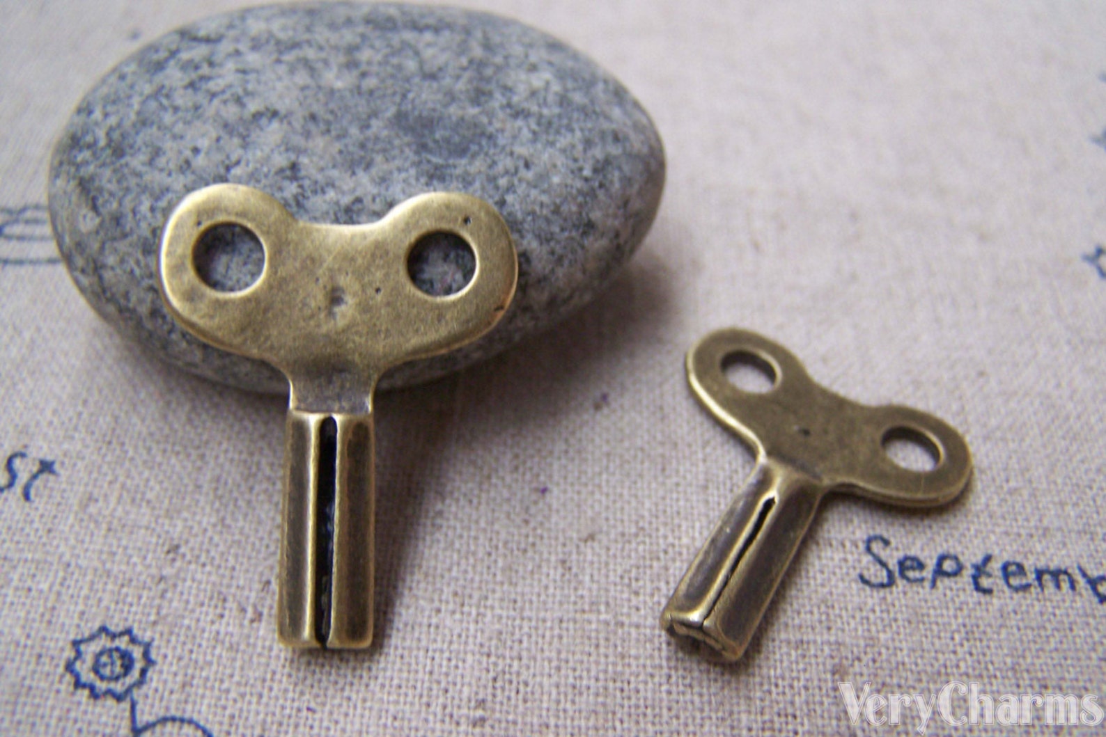 6 Pcs of Antique Bronze Clock Winding Key Charms Pendants - Etsy