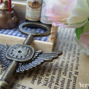 10 Pcs of Antique Bronze Time Machine Clock Key Pendants 45x75mm A187 ...