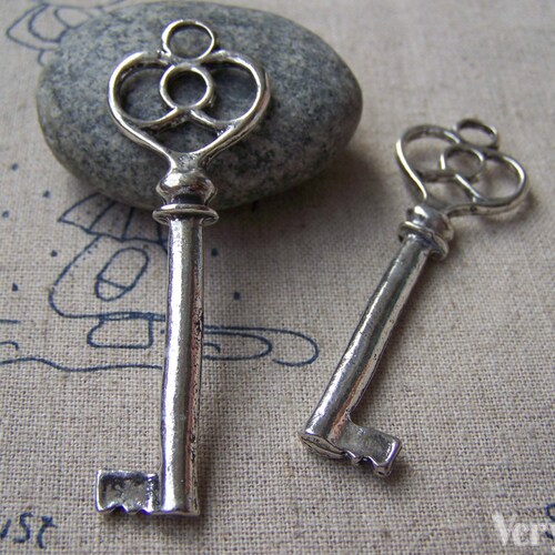 20 Pcs of Antique Silver Skeleton Key Heart Key Charms 9x21mm - Etsy