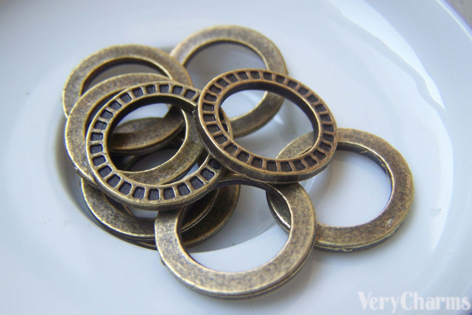 Antique Bronze Textured Circle Rings 19mm Set of 20 A4817 - Etsy