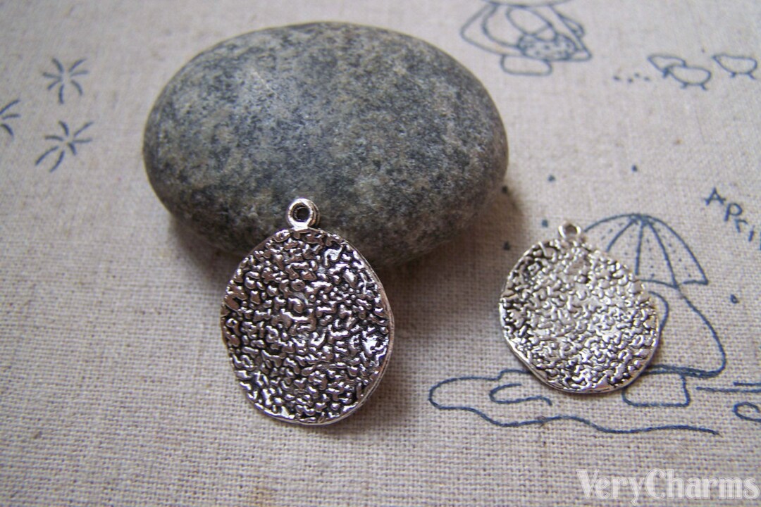 20 Pcs of Antique Silver Textured Round Pendant Charms 19x24mm A2470 - Etsy
