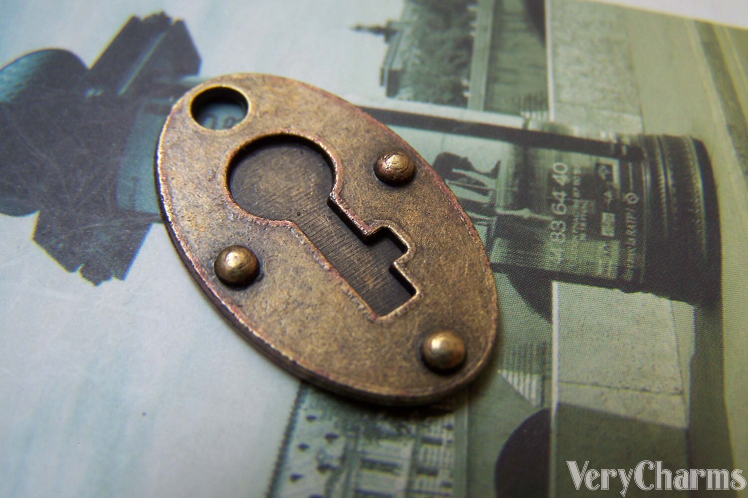 10 Pcs of Antique Bronze Oval Skeleton Key Cut Out Pendants | Etsy