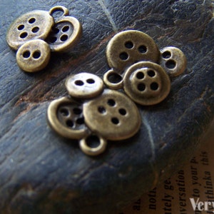 20 Pcs of Antique Bronze Three Button Charms 13x14mm A3337 - Etsy