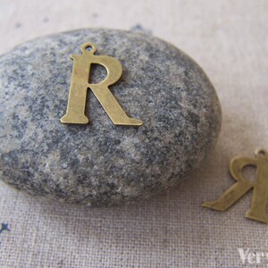 10 Pcs of Antique Bronze Brass Alphabet Letter R Charms 10x15mm A2423 ...