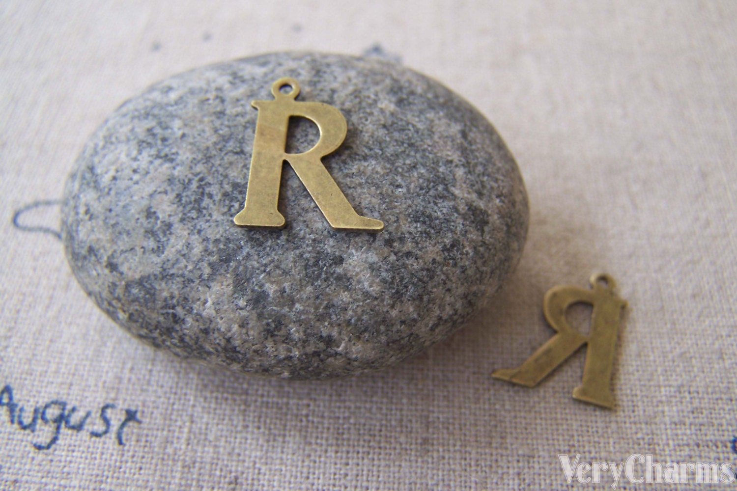10 Pcs of Antique Bronze Brass Alphabet Letter R Charms 10x15mm A2423 ...