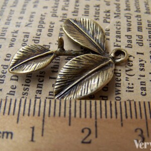 10 Pcs of Antique Bronze Three Leaf Branch Charms 23x23mm A332 - Etsy