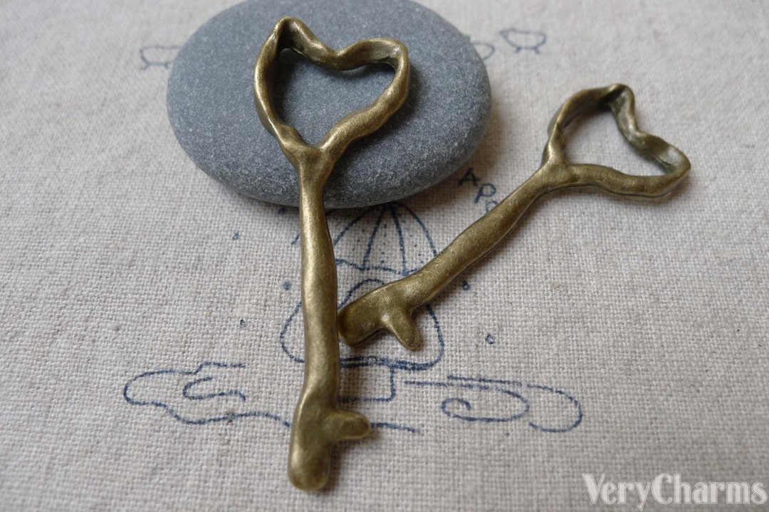 6 Pcs of Antique Bronze Irregular Heart Skeleton Key Charms Pendants ...