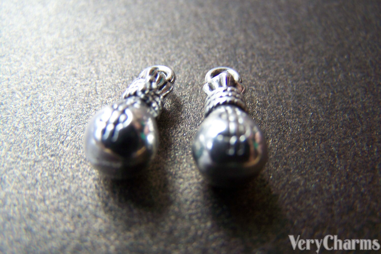 20 Pcs of Antique Silver US Dollar Money Bag Sack Charms 7x15mm A1343 ...