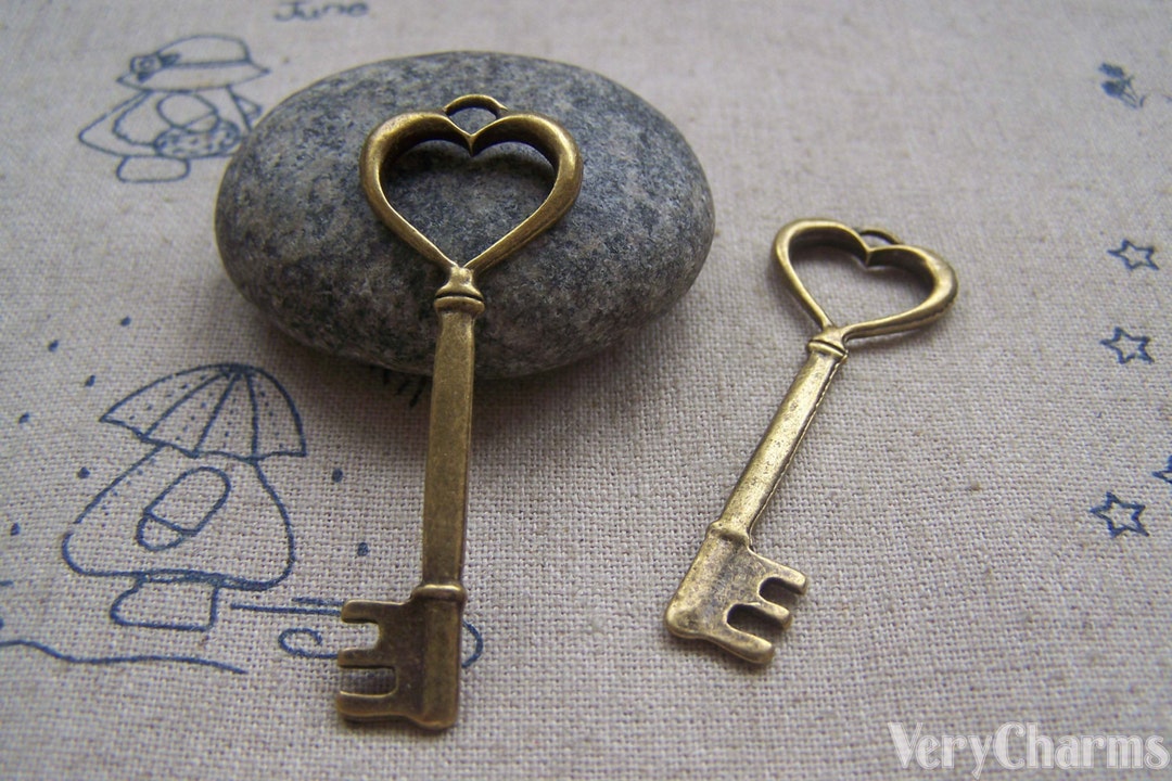 10 Pcs of Antique Bronze Heart Skeleton Key Charms Pendants Huge Size ...