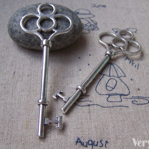 20 Pcs of Antique Silver Skeleton Key Heart Key Charms 9x21mm - Etsy