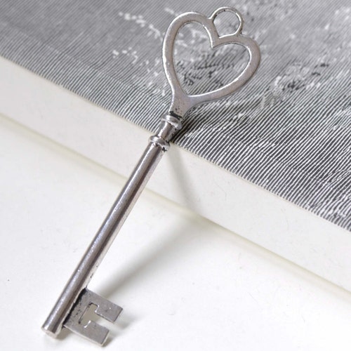20 Pcs of Antique Silver Skeleton Key Heart Key Charms 9x21mm - Etsy