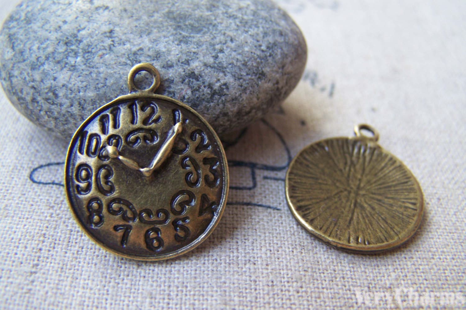 10 Pcs of Antique Bronze Round Clock Charms 18mm A475 | Etsy