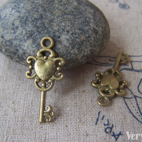 20 Pcs of Antique Bronze Skeleton Key Heart Key Charms 9x21mm | Etsy