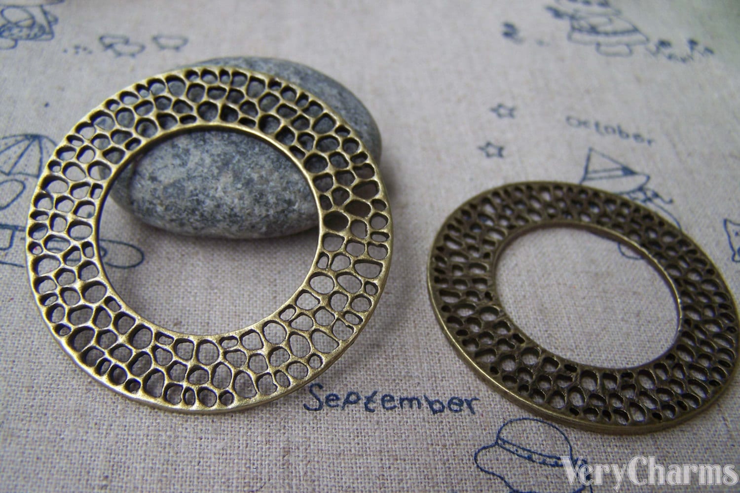 6 Pcs Antique Bronze Filigree Round Multiple Hole Ring Charms - Etsy