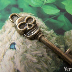 20 Pcs of Antique Bronze Skull Key Charms 8x28mm A195 - Etsy