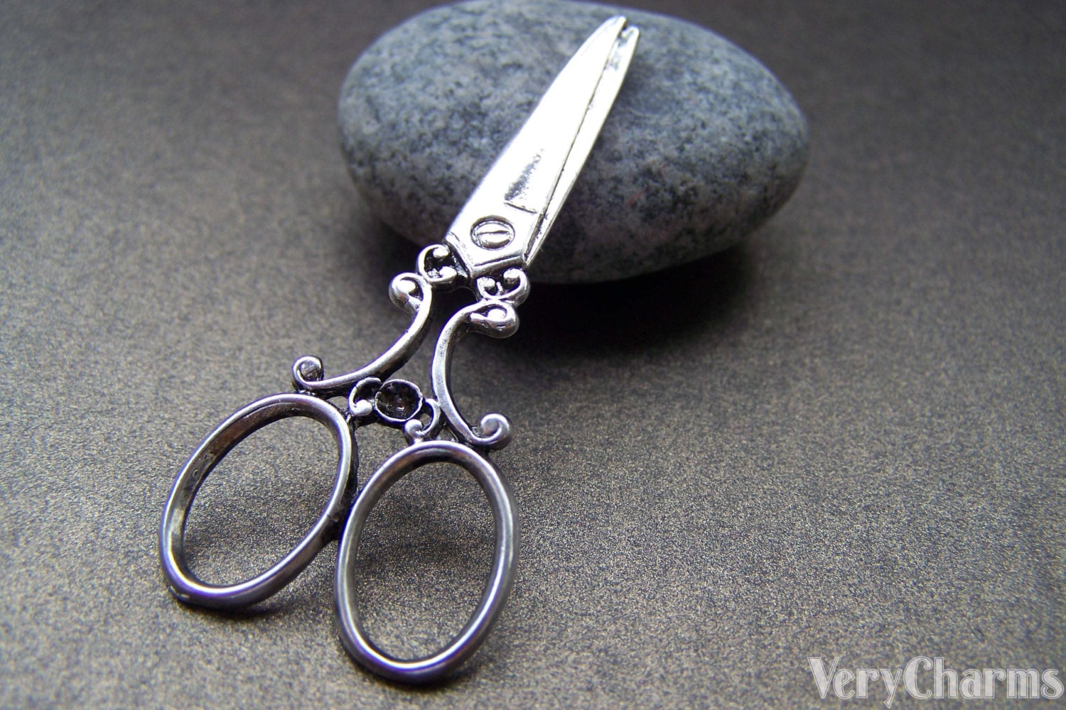 Antique Silver Scissors Charms Barber Shop Victorian Scissors Pendants ...