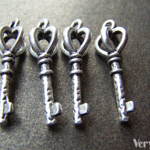 10 Pcs of Antique Silver 3D Crown Key Charms 8.5x25mm A1238 - Etsy