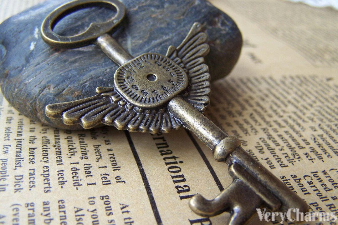 10 Pcs of Antique Bronze Time Machine Clock Key Pendants 45x75mm A187 ...