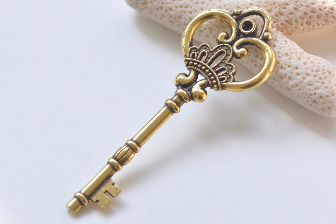 Crown Key Pendants Antique Gold Charms 32x83mm Set of 5 Pcs - Etsy