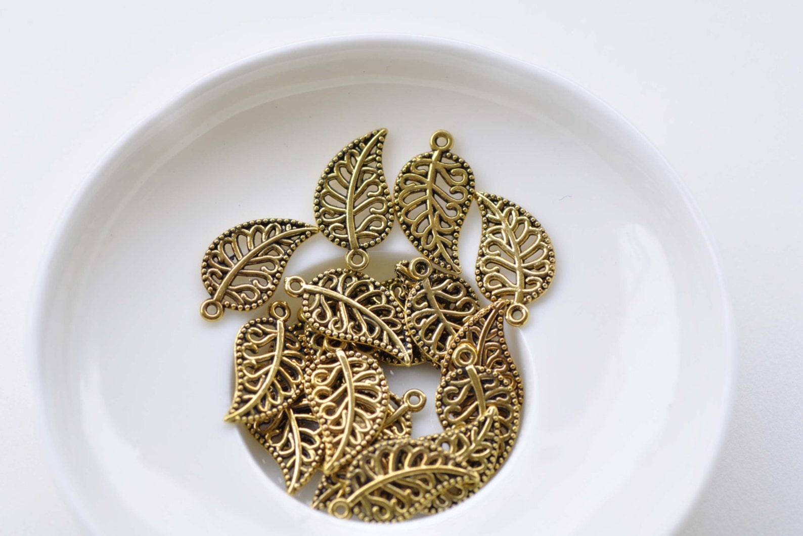 20 Pcs Antique Gold Filigree Leaf Charms 10x16mm A8627 - Etsy