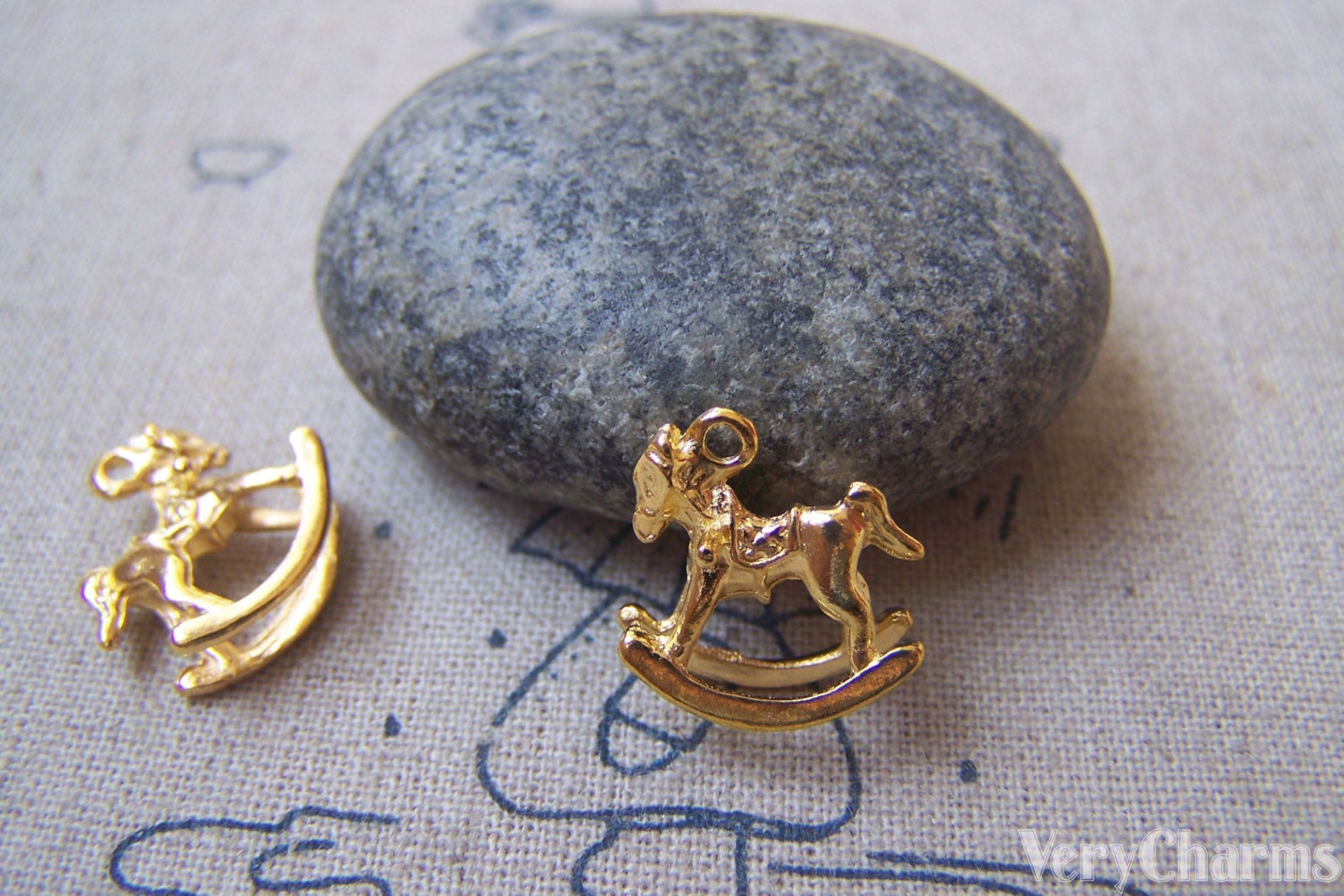 20 Pcs of Gold Rocking Horse Charms 15x15mm A4824 - Etsy