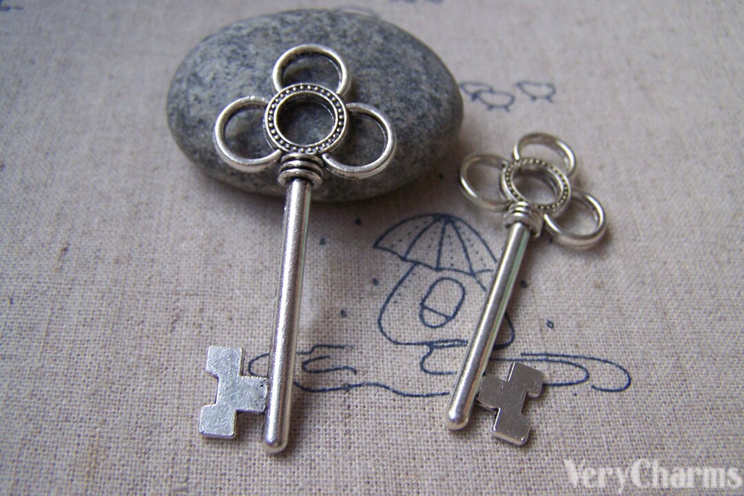 10 Pcs of Antique Silver Plum Flower Skeleton Key Pendants Charms ...