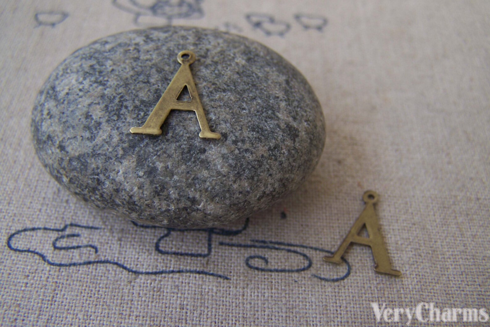 10 Pcs of Antique Bronze Brass Alphabet Letter A Charms 11x14mm A2406 ...