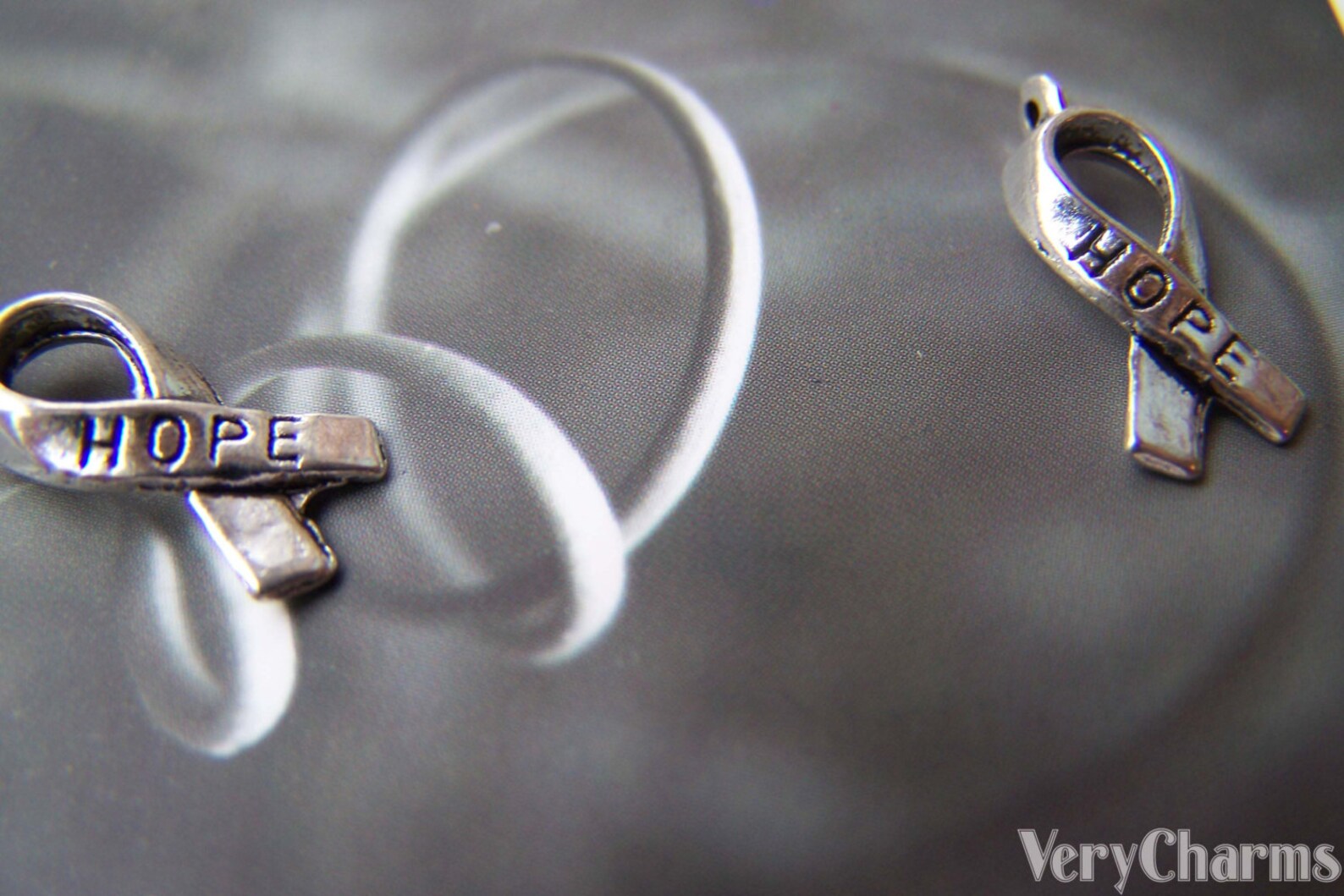 30 Pcs of Antique Silver Hope Red Ribbon Charms 17mm A1318 | Etsy