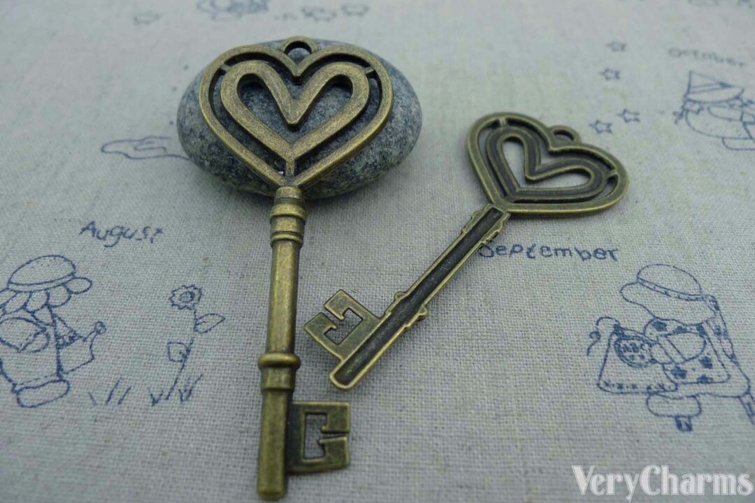 6 Pcs of Antique Bronze Double Heart Key Pendants Huge Size 31x69mm ...