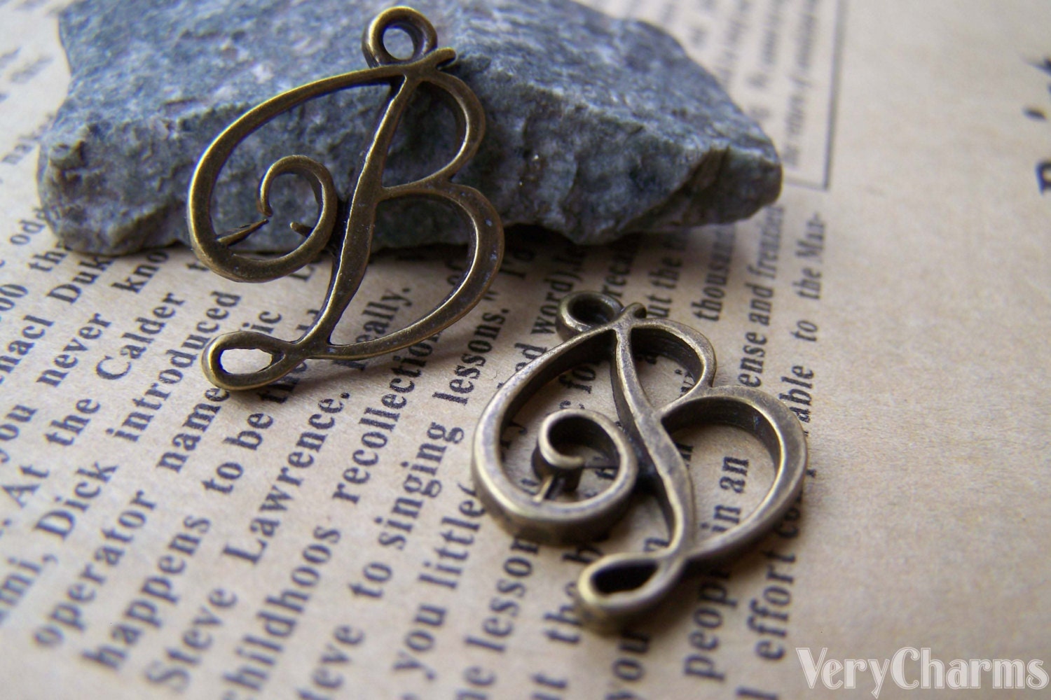20 Pcs of Antique Bronze Alphabet Letter B Charms 16x18mm A481 - Etsy