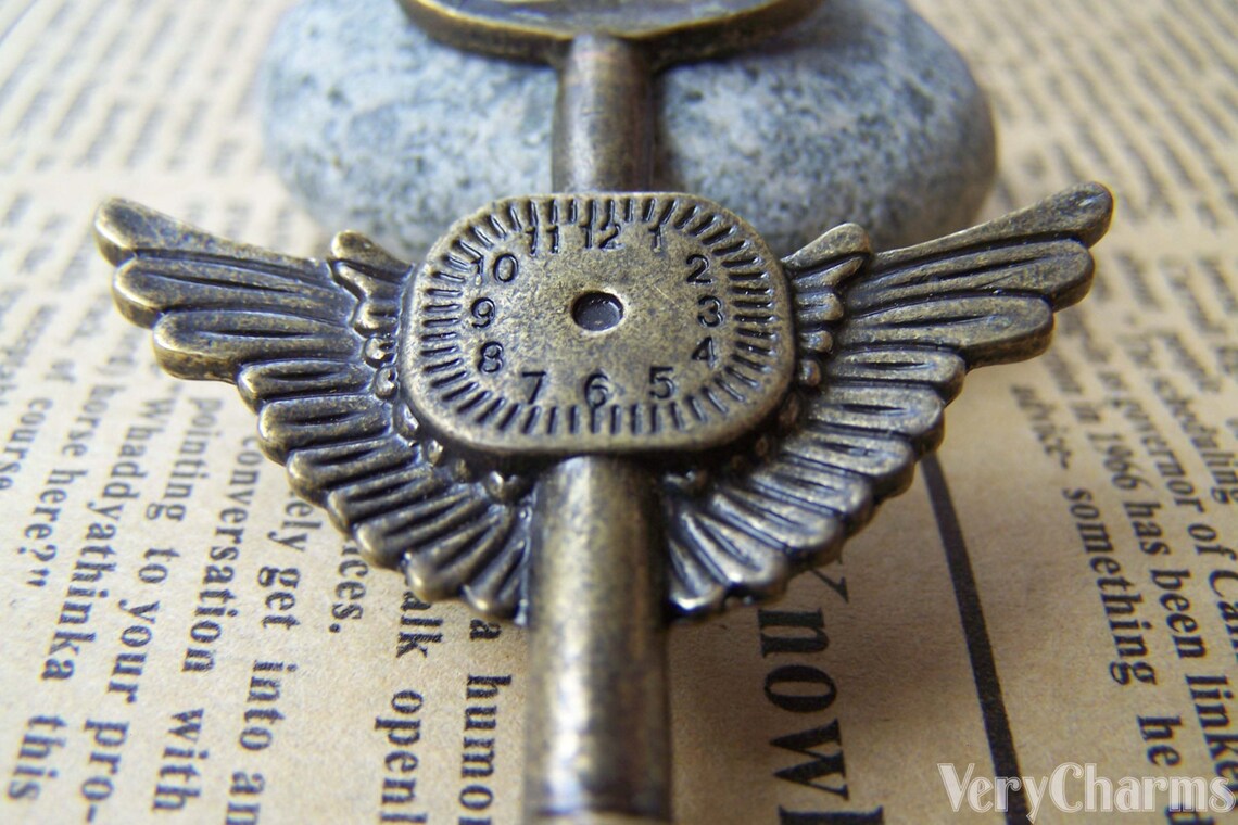 10 Pcs of Antique Bronze Time Machine Clock Key Pendants - Etsy