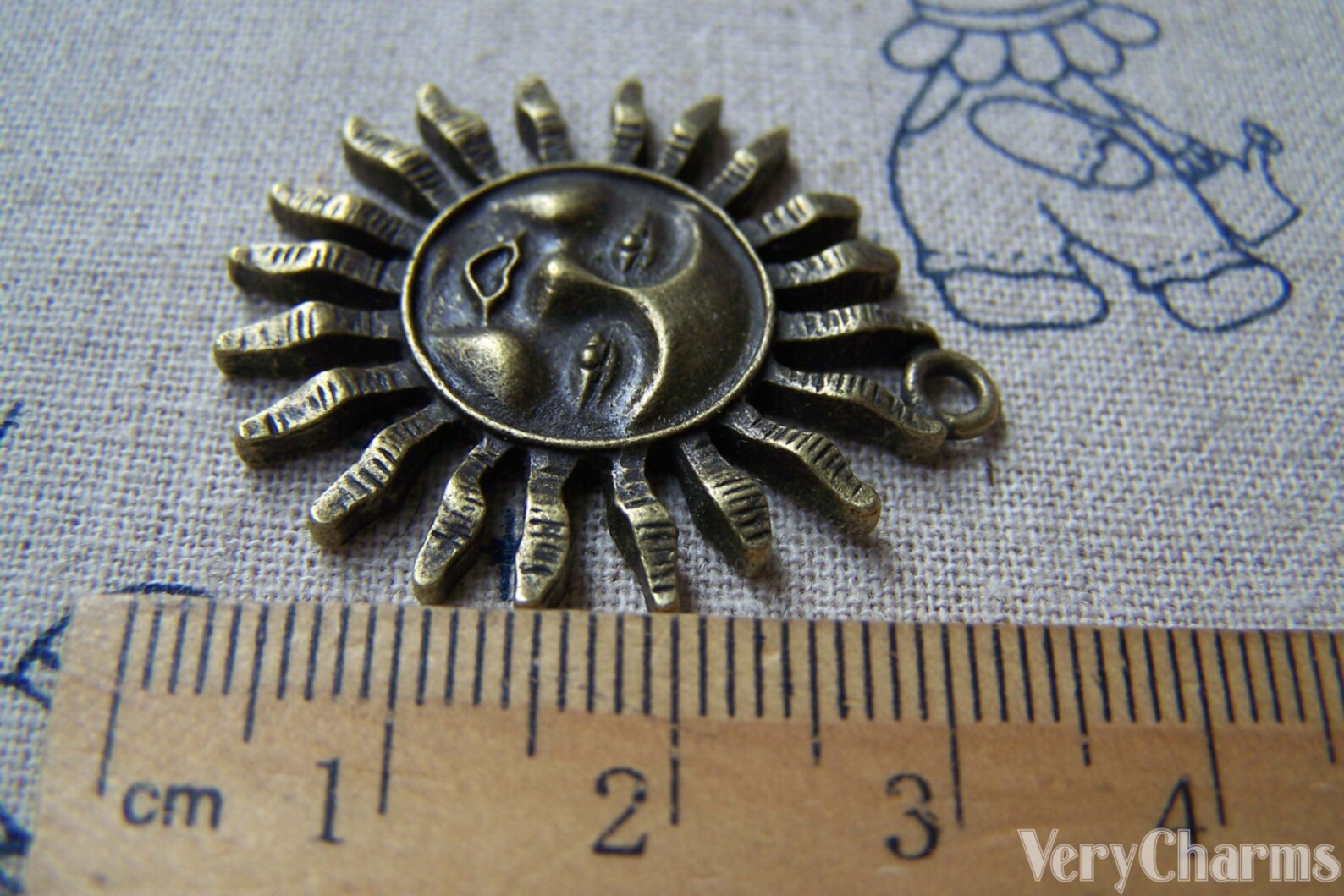 10 Pcs of Antique Bronze Lovely Sun Face Charms 30mm A630 - Etsy