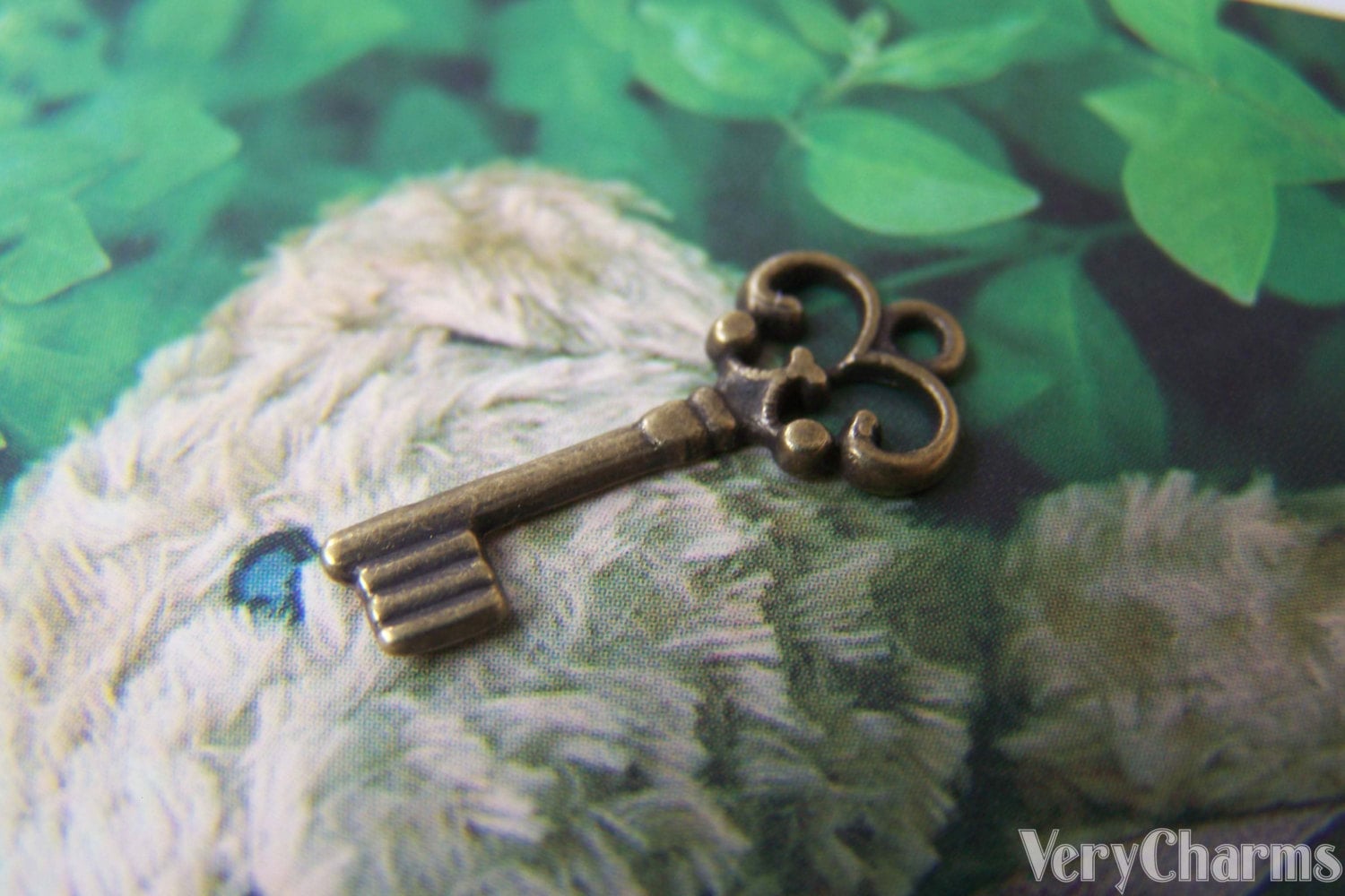 20 Pcs Antique Bronze Simple Vintage Key Charms 9x21mm A3575 - Etsy