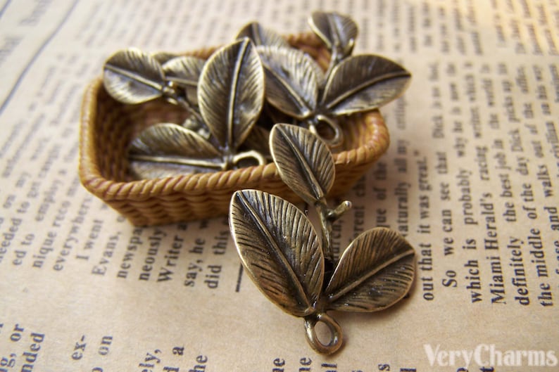 10 Pcs of Antique Bronze Three Leaf Branch Charms 23x23mm A332 - Etsy