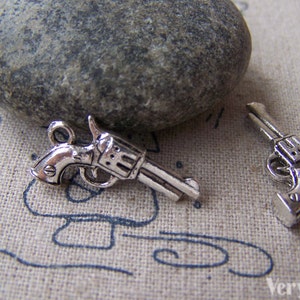 10 Pcs of Tibetan Silver Antique Silver Revolver Handgun Charms 10x21mm ...