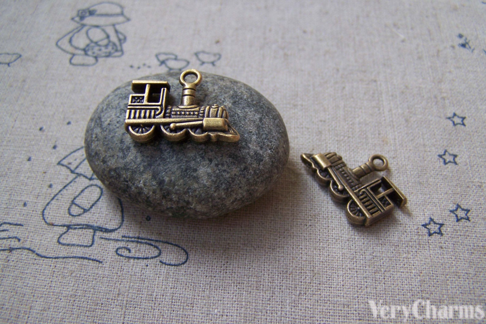 10 Pcs of Antique Bronze Train Charms 14x22mm A5076 - Etsy